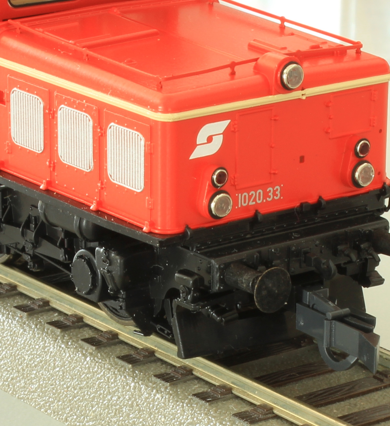 Locomotiva electrica seria 1020 cu tren Orient Express, Roco, scara H0 (1:87)